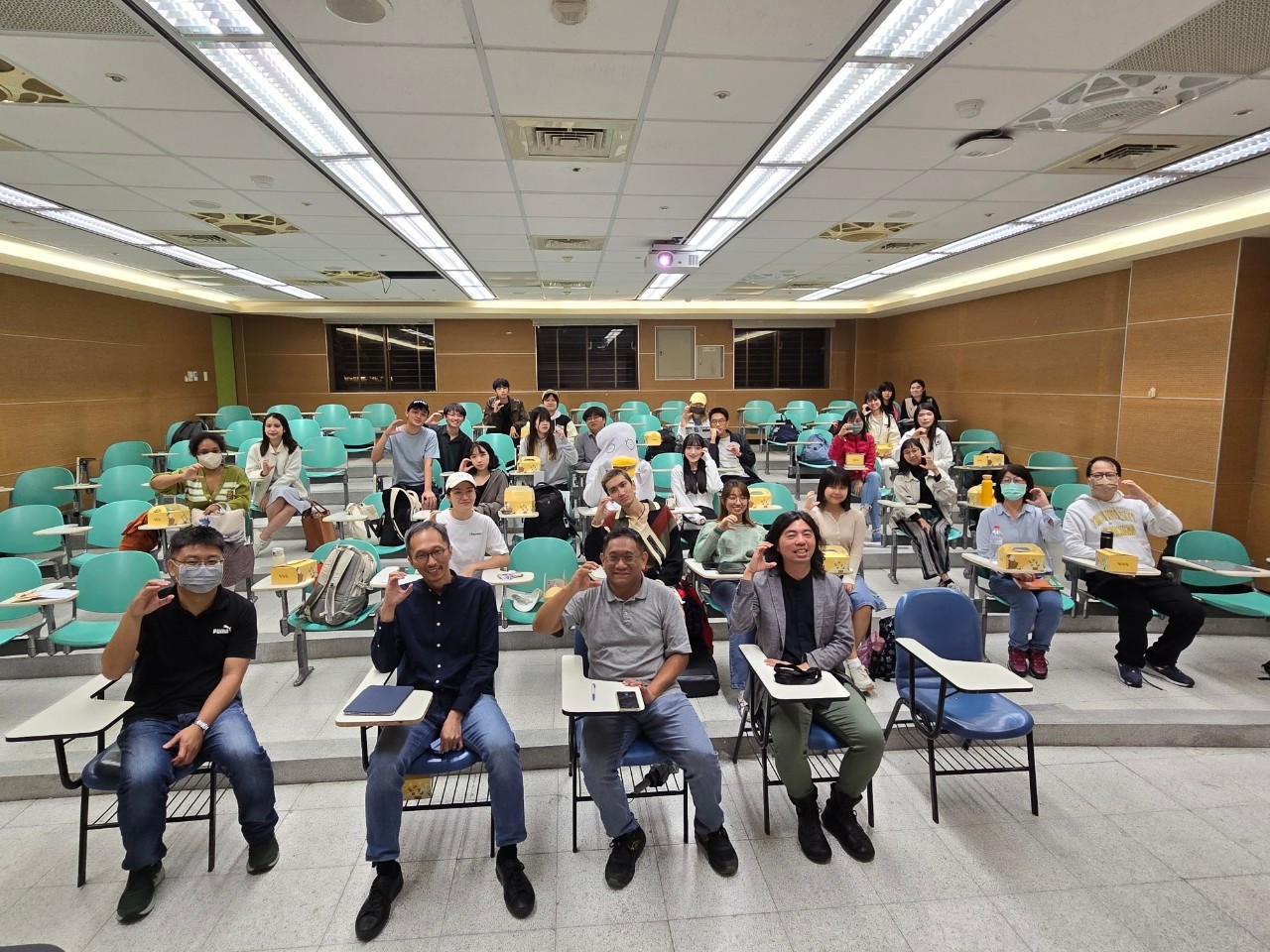 USR青年論壇 地方創生經驗對話 踏出校園關懷周邊 - 國立政治大學